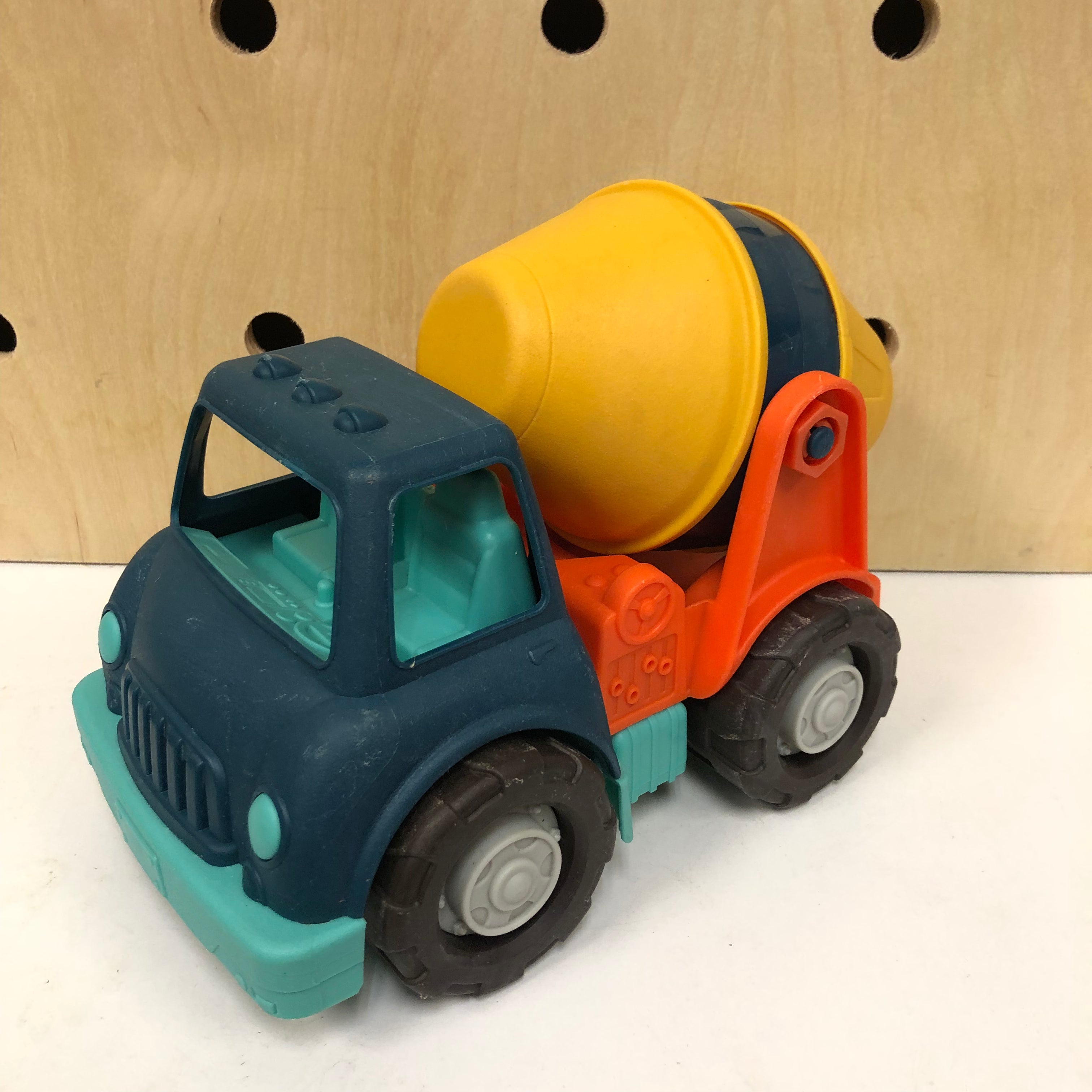 Cement Mixer Truck – Little Bird