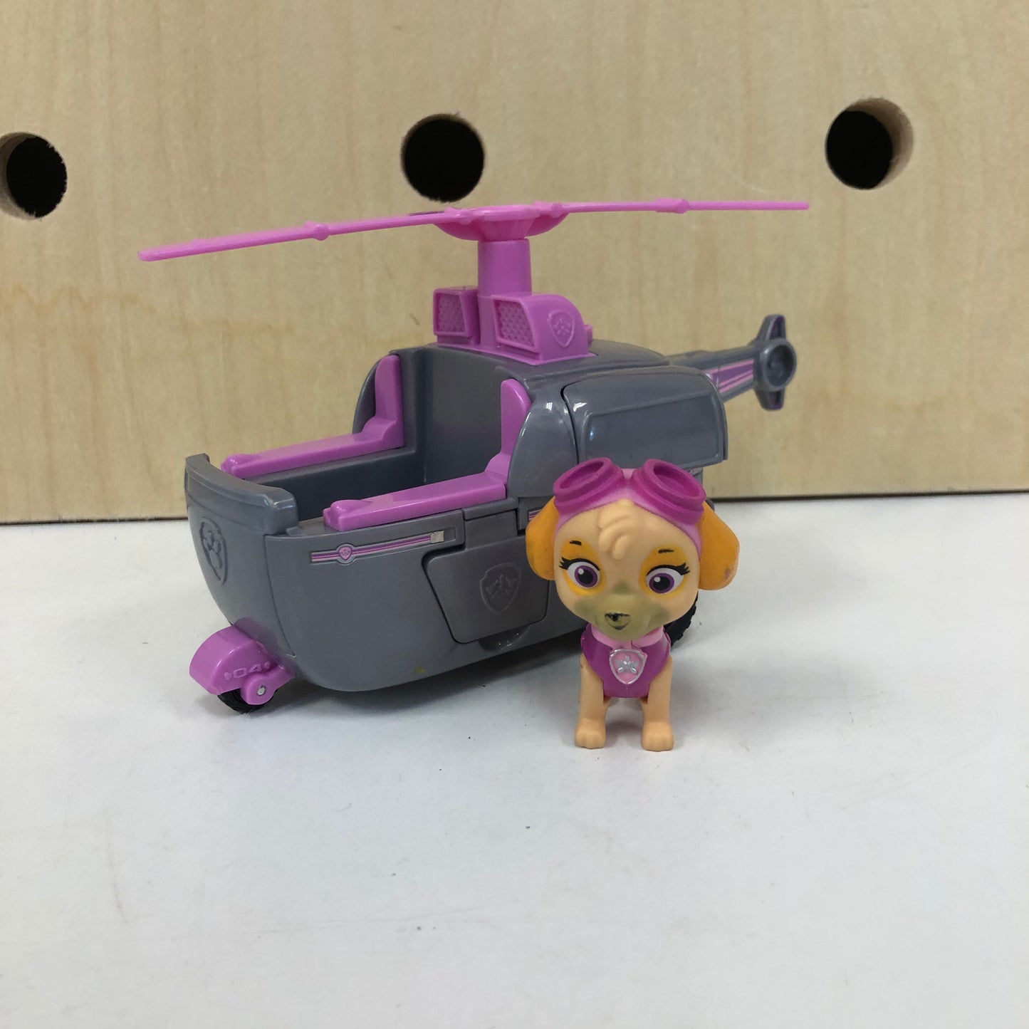 Skye + Helicopter – Little Bird